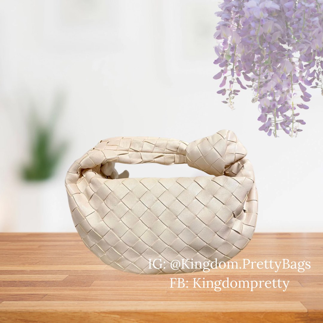 Bottega Veneta BV Jodie Mini Intrecciato Hobo Bag in Nude Pink Pre ...