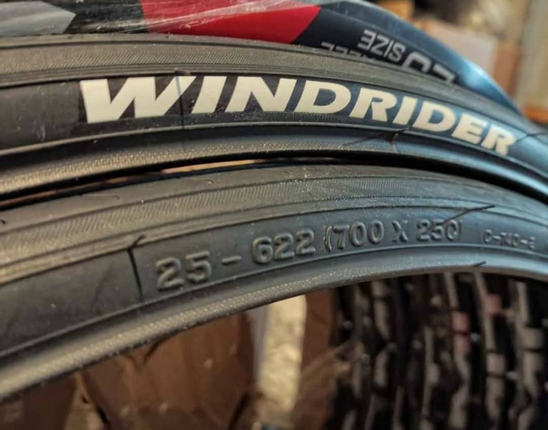 For sale Cst tire windrider 700x25c tire, Sports Equipment, Bicycles ...