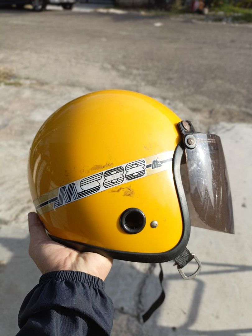 helmet MS 88 kuning diraja, Motorbikes on Carousell