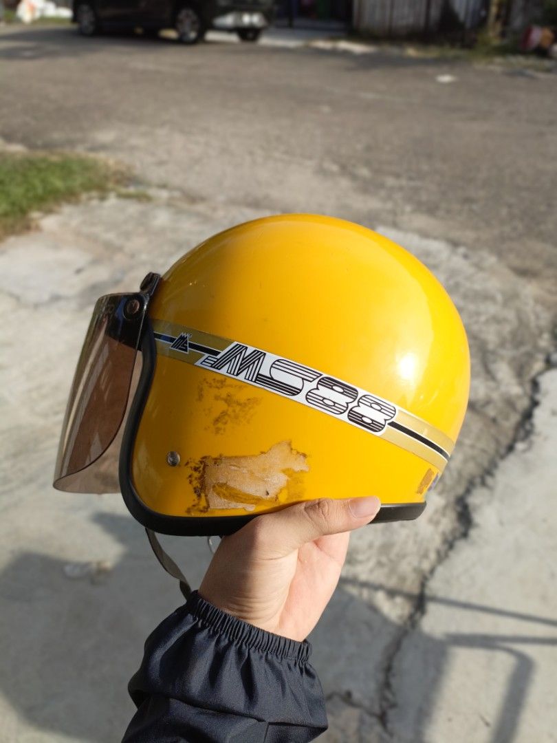 helmet MS 88 kuning diraja, Motorbikes on Carousell
