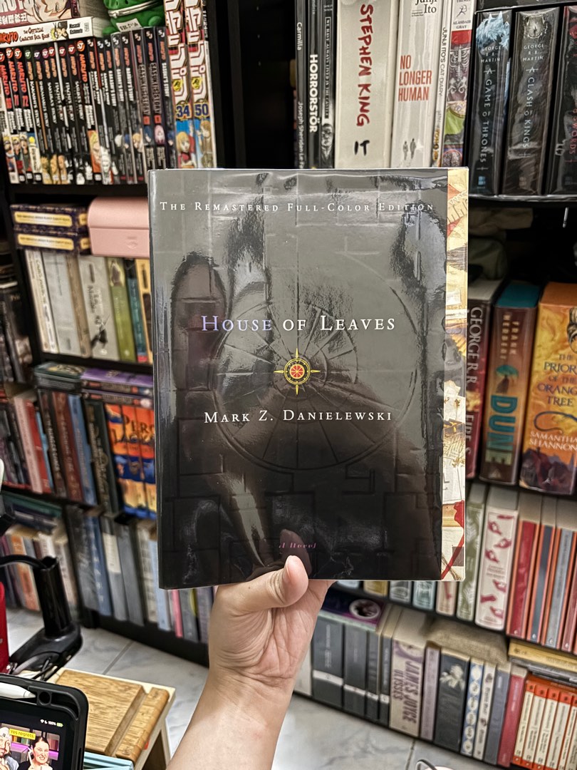 House of Leaves by Mark Z. Danielewski The Remastered Full-Color ...
