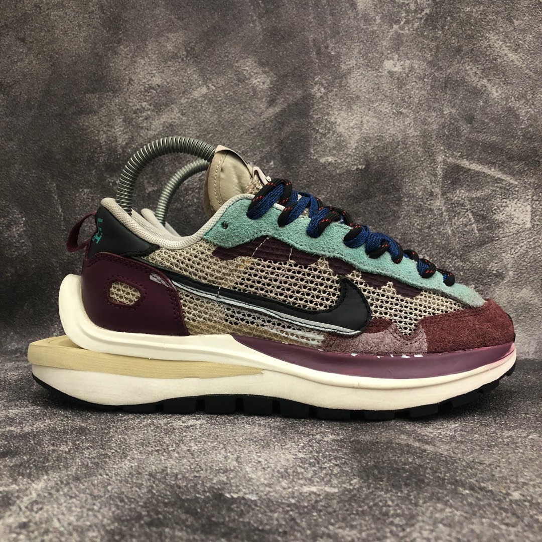 Nike x Sacai Vapor Waffle Villain Red Neptune Green, Fesyen Wanita ...