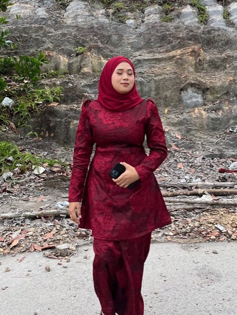 NORIE SIGNATURE KURUNG MAROON MERUN, Women's Fashion, Muslimah Fashion ...