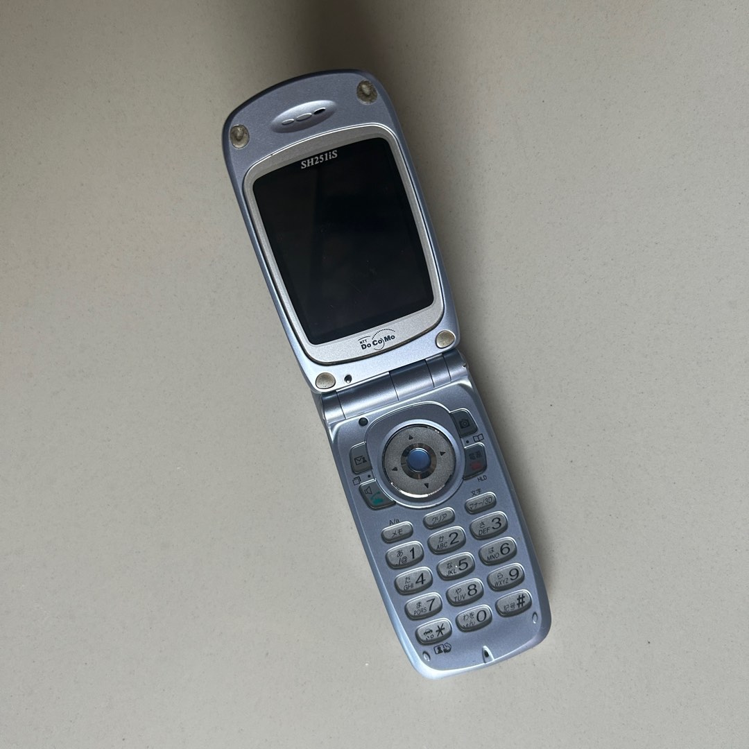 NTT Docomo Flip phone Y2K, Mobile Phones & Gadgets, Mobile Phones ...