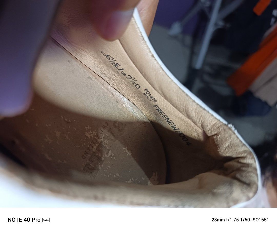 Sepatu sneakers " Baly freenew" Size 40 insole 250. Model keren, ringan ...