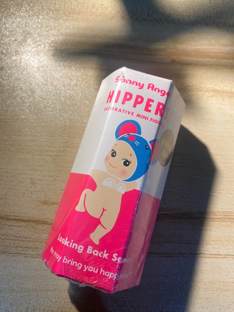 Sonny Angel Looking Back Hipper, Hobbies & Toys, Memorabilia ...