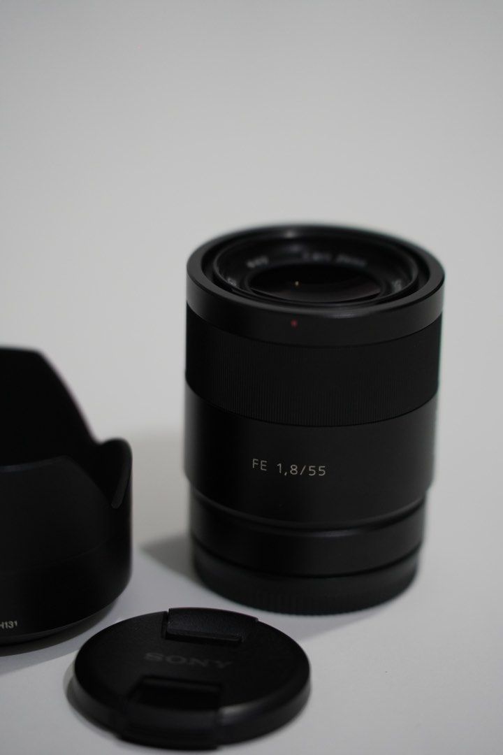 Sony Zeiss 55mm f1.8 Lens (FE mount), Photography, Lens & Kits on Carousell