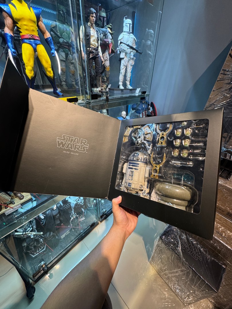 Star wars sideshow r2-d2 deluxe with table and holo leia and server ...