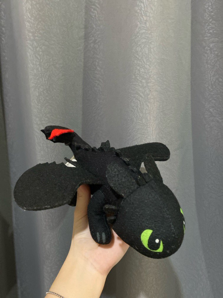 Toothless Plush (Dreamworks), Hobbies & Toys, Toys & Games on Carousell