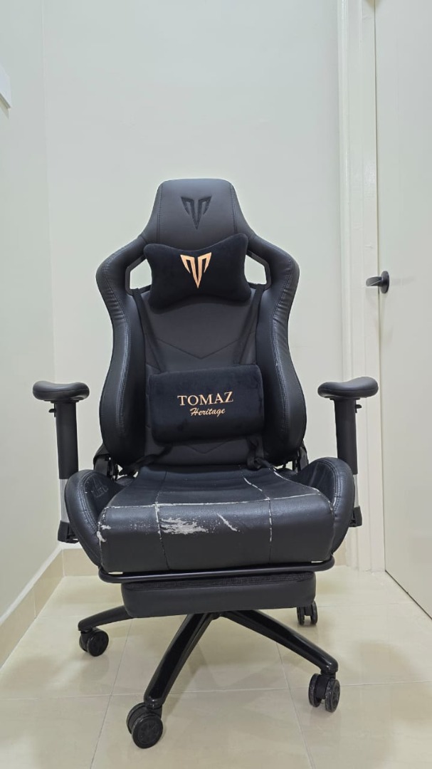 [Used] Tomaz Blaze X Pro gaming chair, Furniture & Home Living ...