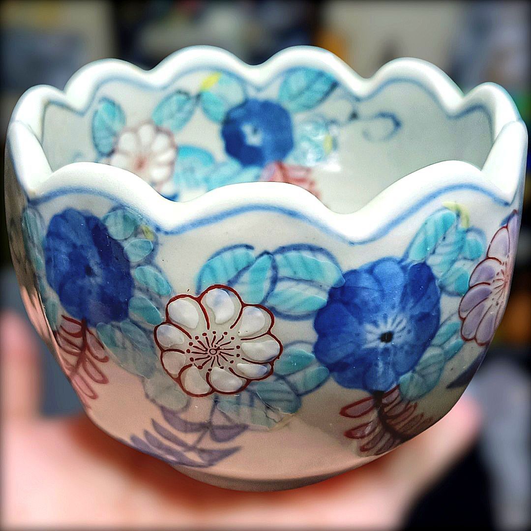 Vintage Old Imari Scallop Rim Chawan with Tsujigahana Pattern and Bunzo Kiln Marking at the ...
