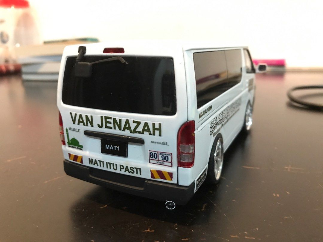 1:24 Van jenazah Toyota Hiace, Hobbies & Toys, Toys & Games on Carousell