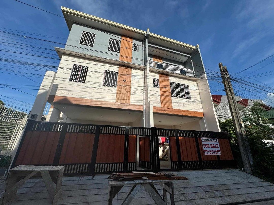 >>4Bedroom Inner Unit Modern Townhouse for sale inside a Village ...