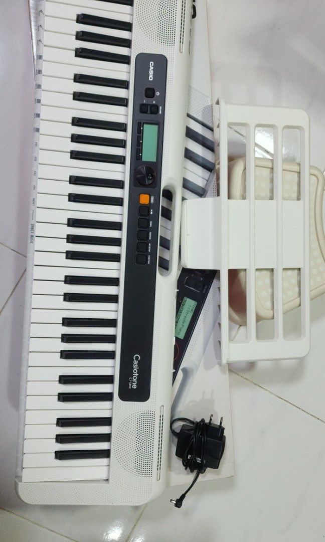 Casio 61 keys Casiotone CT-S200 (White) keyboard with x stand, Hobbies & Toys, Music & Media ...