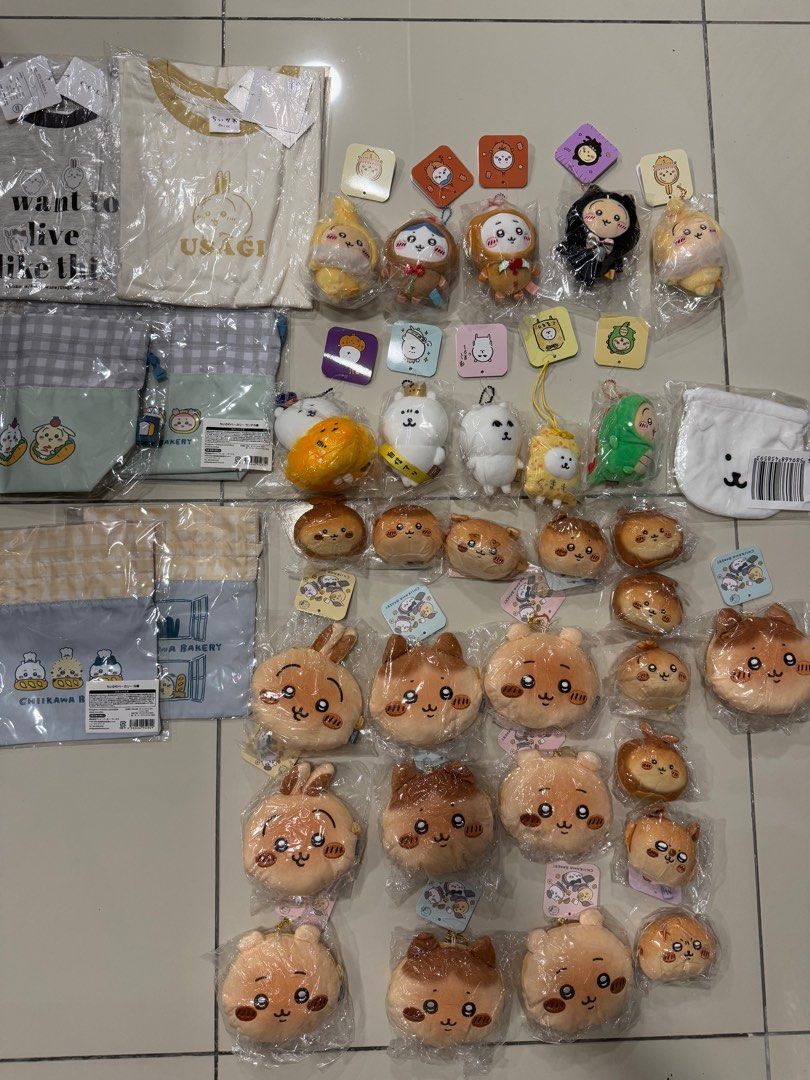 Chiikawa Japan authentic ready stock black cat bread bakery keychain ...