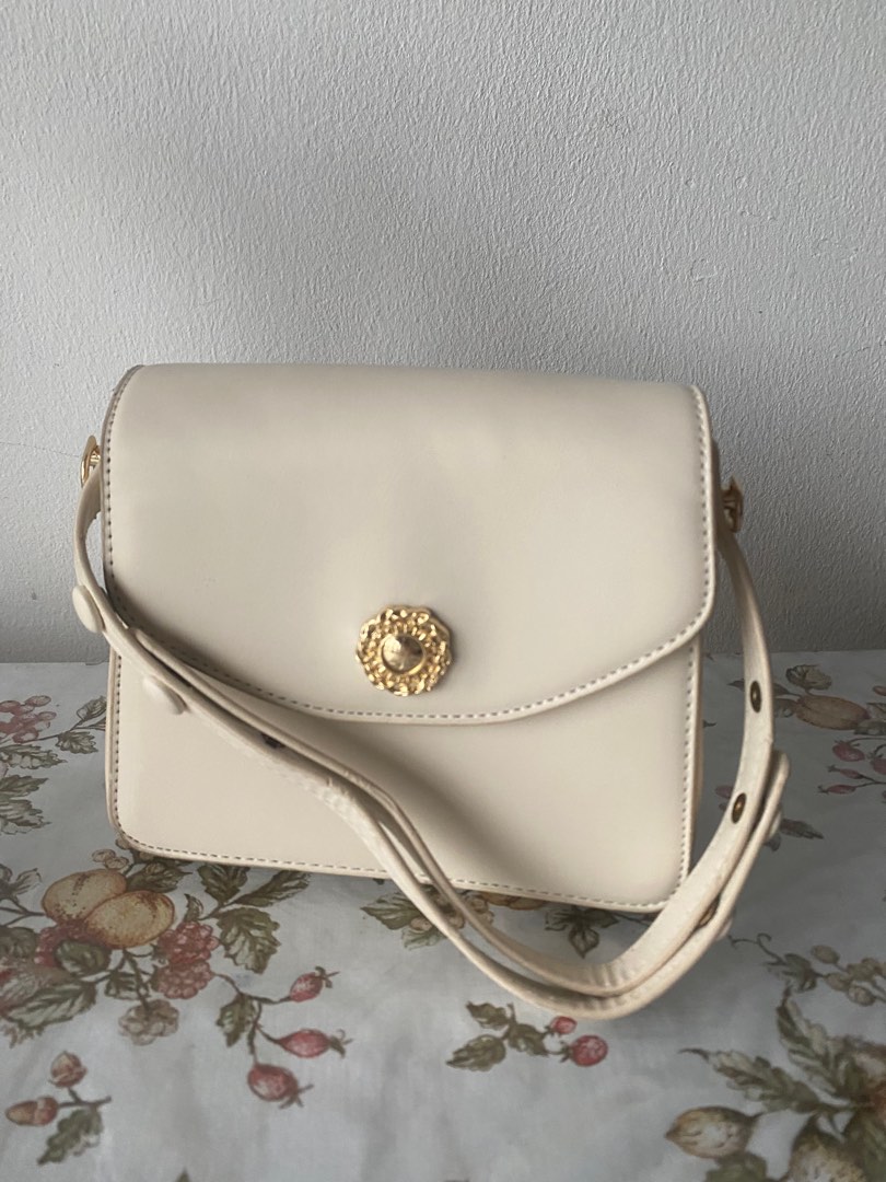 Dahlia Bag from Larissa, Women's Fashion, Bags & Wallets, Shoulder Bags ...