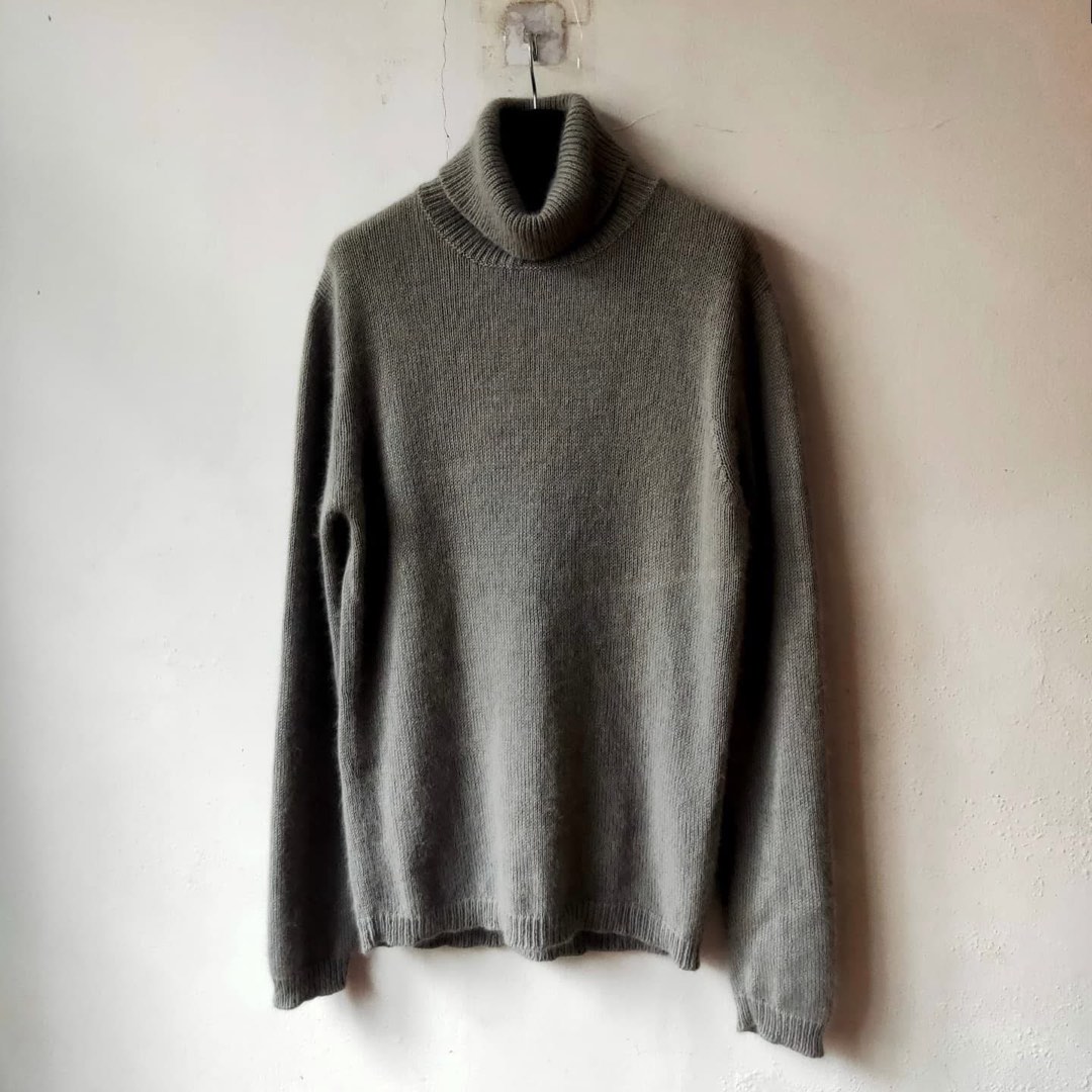 Gucci Tom Ford AW1997 Silk Turtle neck, Men's Fashion, Coats, Jackets ...