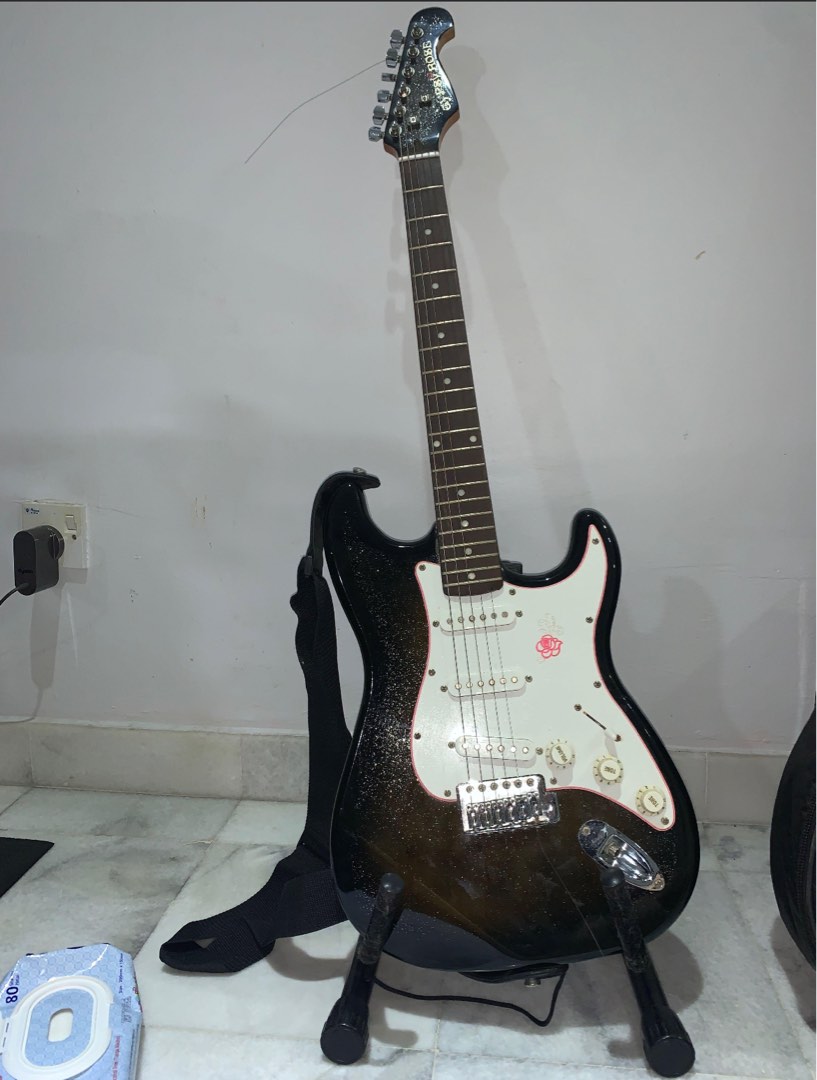 Gypsy Rose Strat Style Electric Guitar 7/8 Size, Hobbies & Toys, Music ...