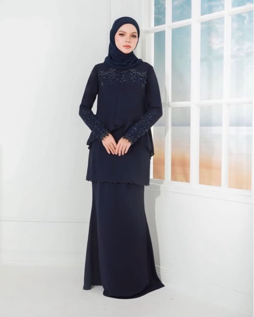 Hijabista hub kurung, Women's Fashion, Muslimah Fashion, Baju Kurung ...