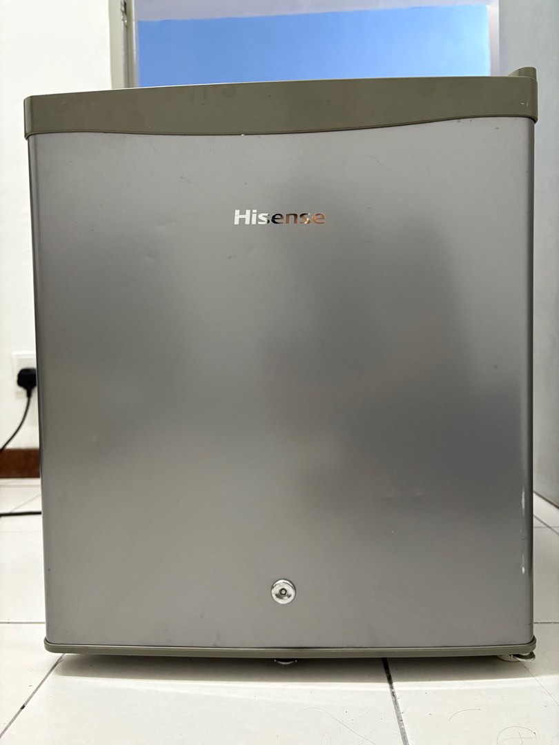 Hisense Mini Bar Fridge 60L, TV & Home Appliances, Kitchen Appliances ...