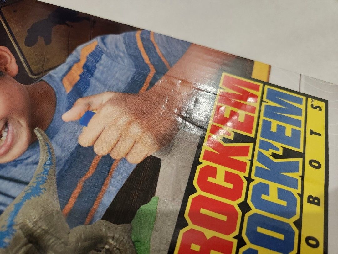 Jurassic World Dominion Rock 'Em Sock 'Em Robots Blue vs Atrociraptor ...