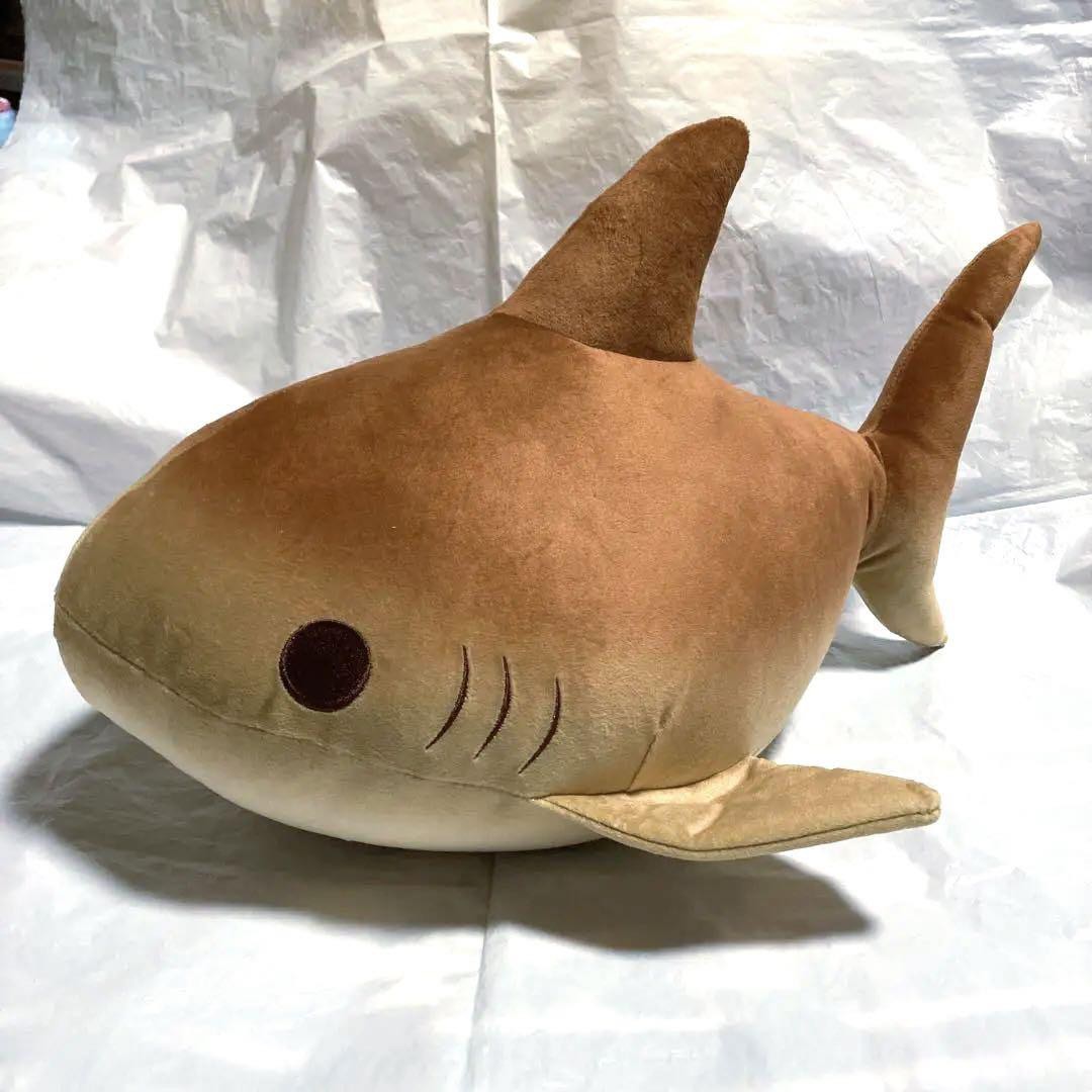 Leonardo Shark Big Plush Toy Bread Shark, Hobbies & Toys, Toys & Games ...