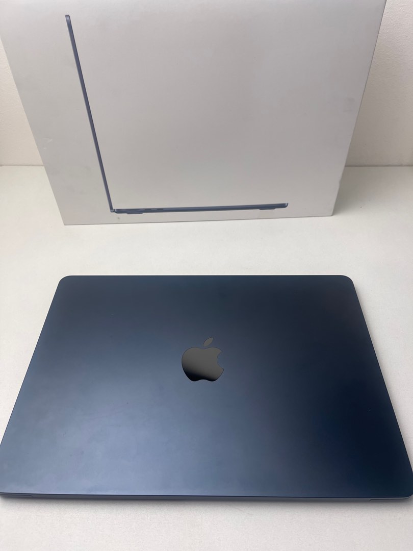 Macbook Air M2 8/256gb resmi ibox indonesia, Elektronik, Komputer ...