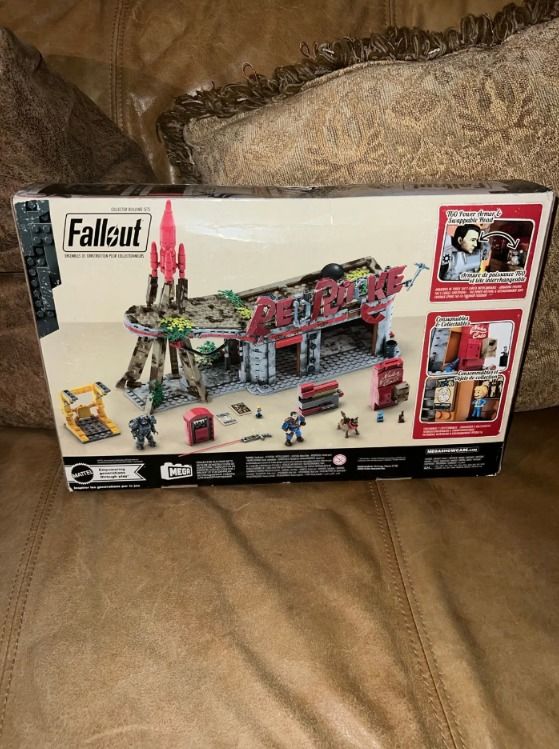 MEGA Fallout Red Rocket Truck Stop Set With Figures | 824 pcs, Hobbies ...