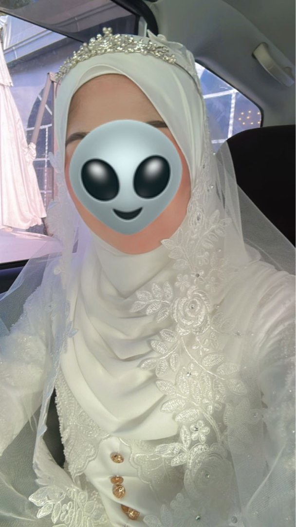 MyPuteri Bride Nikah Shawl Code Off White + Crown, Women's Fashion ...