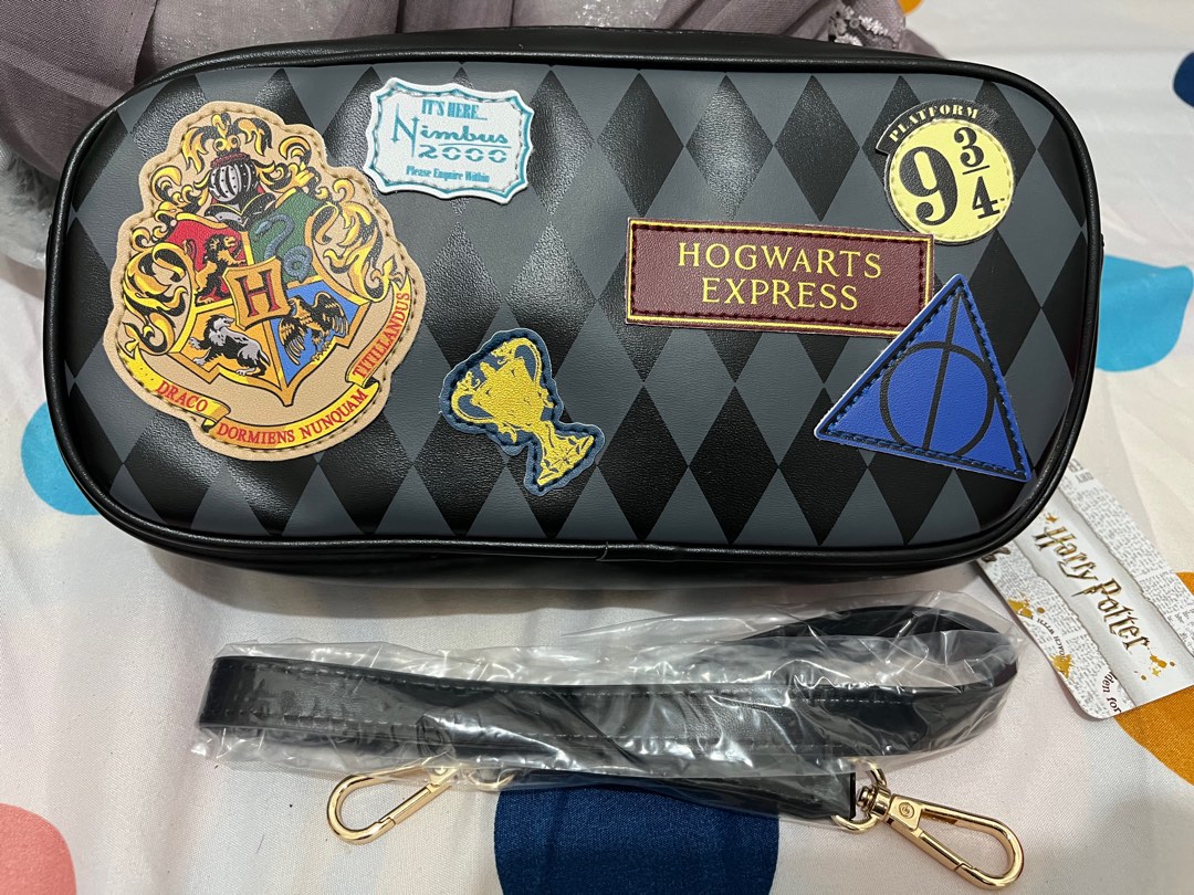 NEW HARRY POTTER SHEIN BAG HOGWARTS EXPRESS, Fesyen Pria, Tas & Dompet ...