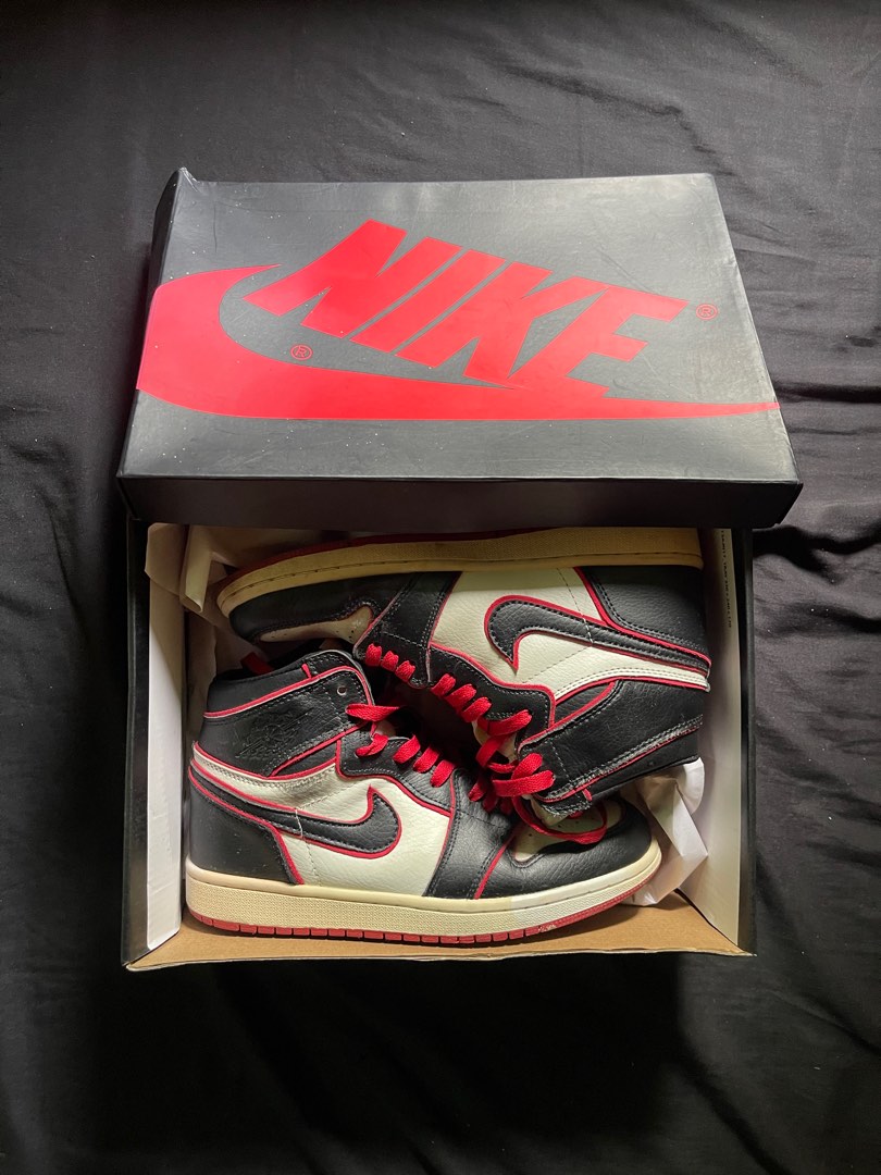 Nike AJ1 Retro Bloodline, Men's Fashion, Footwear, Sneakers on Carousell