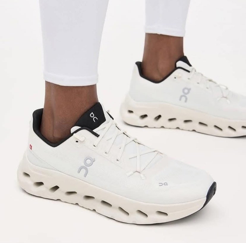 On Running Cloudtilt Pearl Ice, Men's Fashion, Footwear, Sneakers on ...