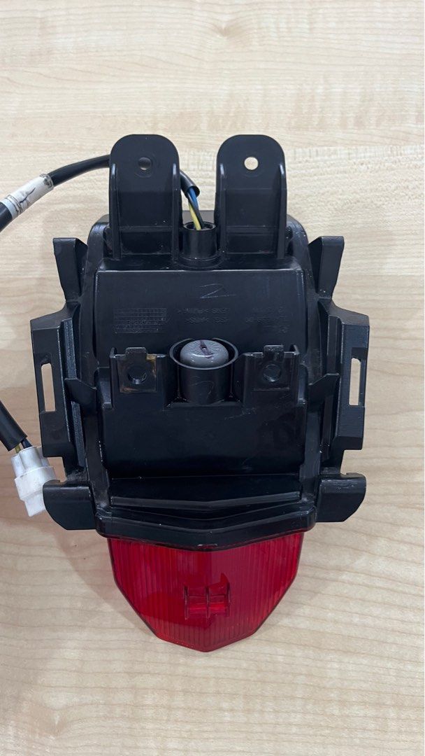 Yamaha R15 Tail light original : Break light, Motorbikes on Carousell