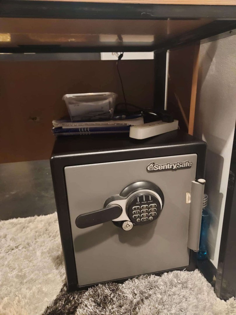 Sentry Safe Vault, TV & Home Appliances, Other Home Appliances on Carousell