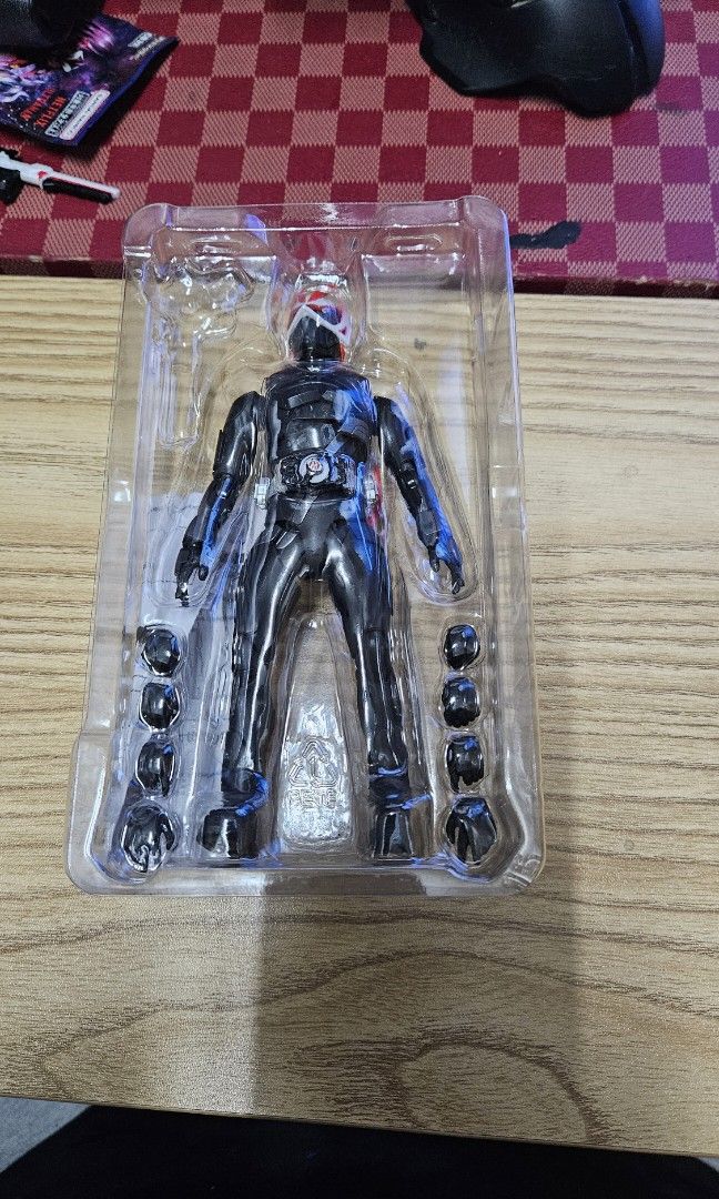 二手已開SHF Kamen Rider Geats Entry raise Form 抽起槍, 興趣及遊戲, 玩具 & 遊戲類 - Carousell
