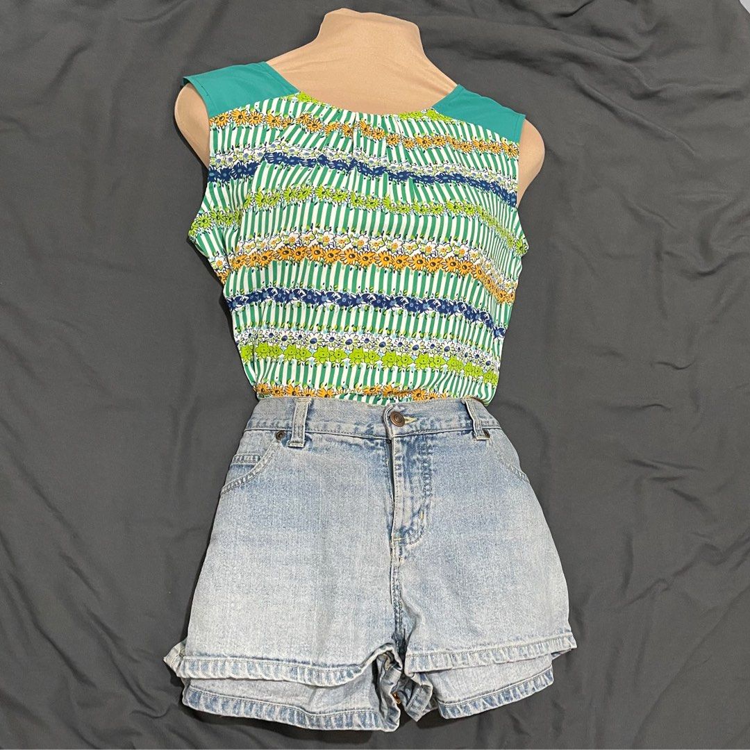 SL13. GREEN FLORAL SLEEVELESS ROUND NECK TOP MINI DAISY PRINT BLOOMCORE ...