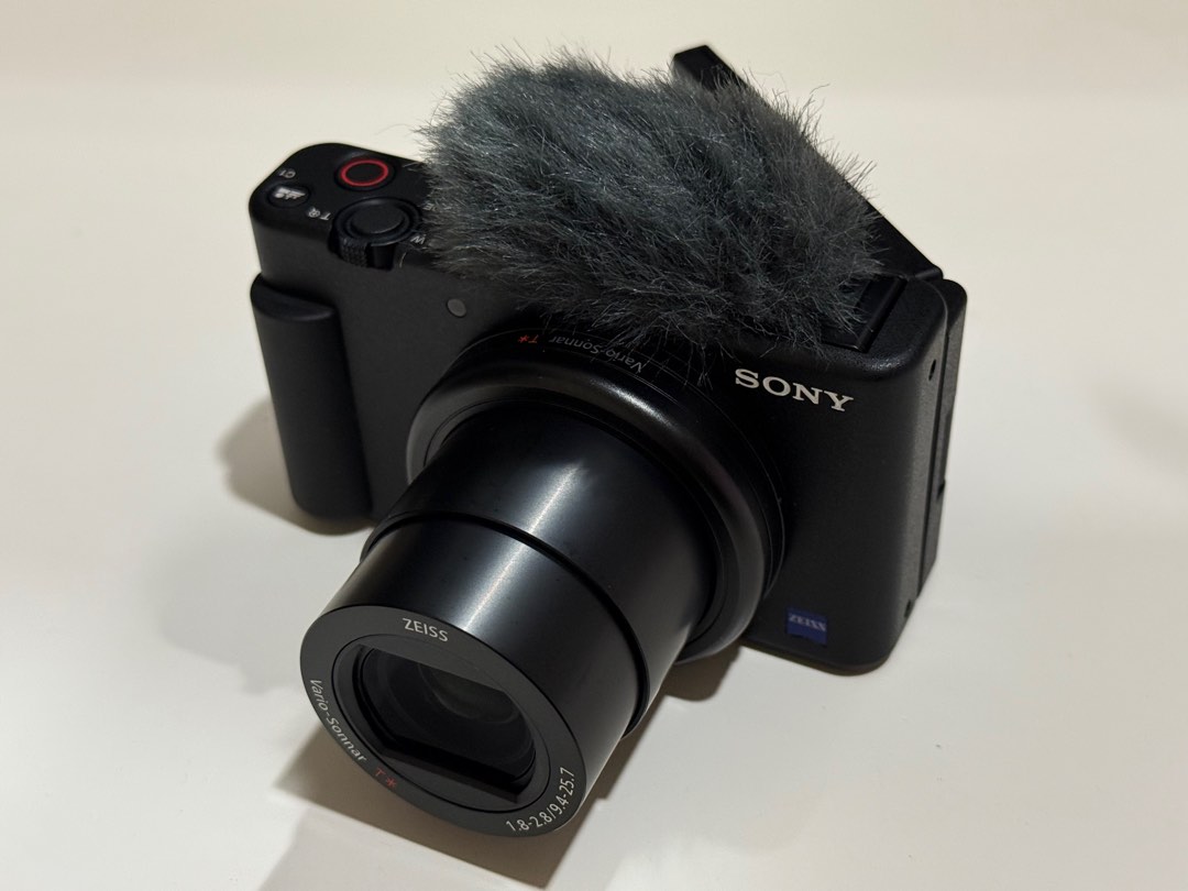 SONY Digital Camera ZV-1 (Vlog Camera), Photography, Cameras on Carousell