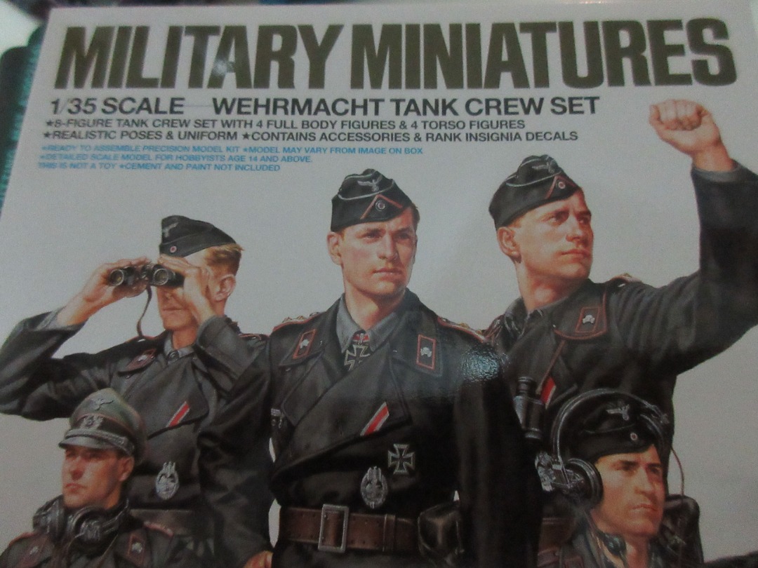 TAMIYA Military Miniatures 1/35 Scale - WEHRMACHT TANK CREW SET ...