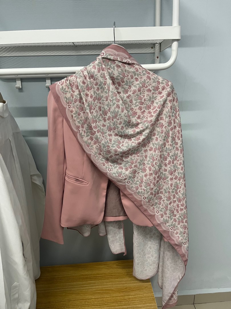 Tudung ruffle x makna, Women's Fashion, Muslimah Fashion, Hijabs on ...