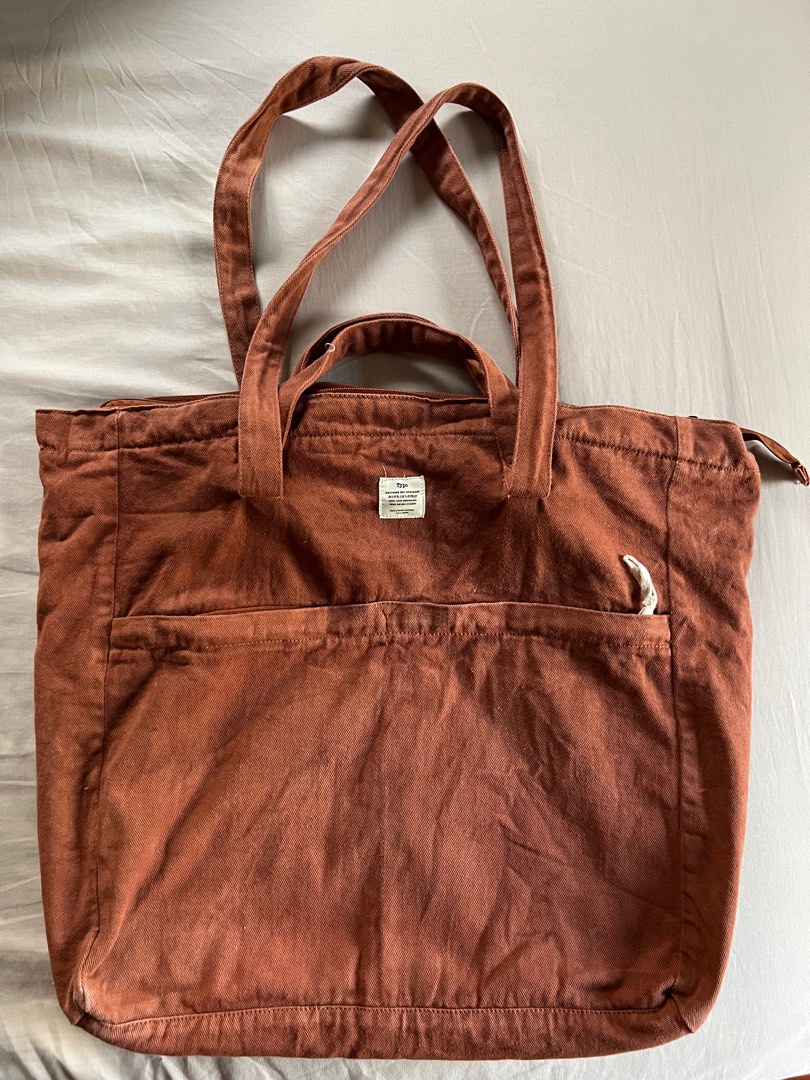 Typo Canvas Bag in XL, Women's Fashion, Bags & Wallets, Shoulder Bags ...