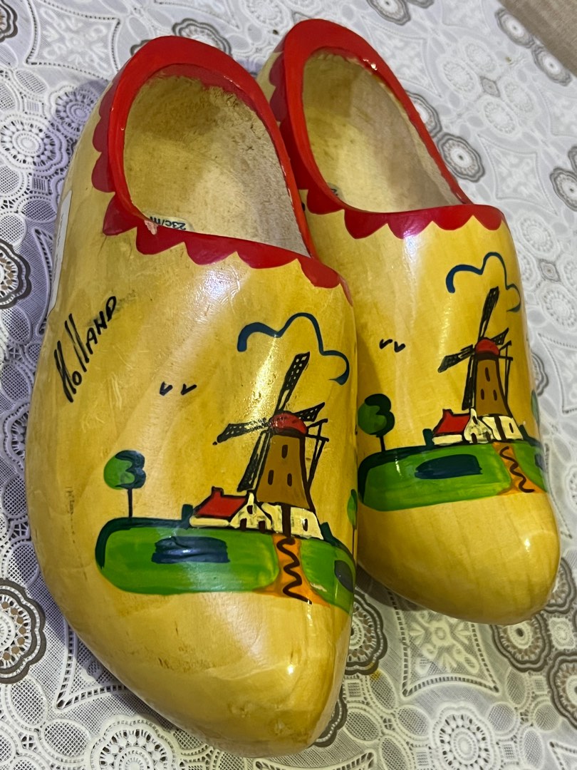 Vintage Hand Carved Souvenir Holland Clogs, Traditional, Hand Painted ...