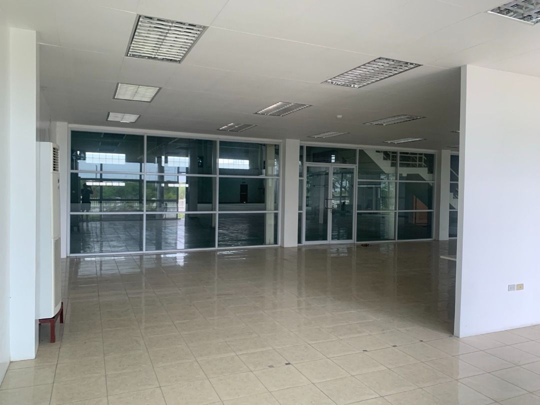 5,223 sqm Commercial 2 Storey Office Building with 3 Warehouses FOR ...