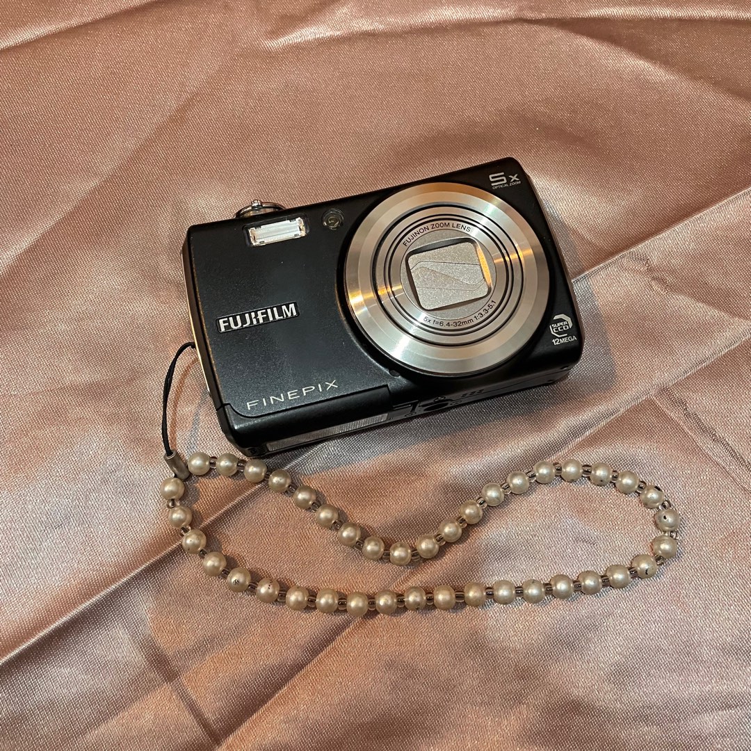 FUJIFILM Finepix F100 Point & Shoot, Photography, Cameras on Carousell