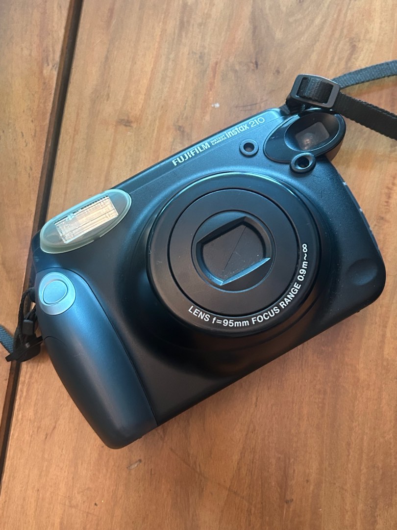 Fujifilm Instax 210, Photography, Cameras on Carousell
