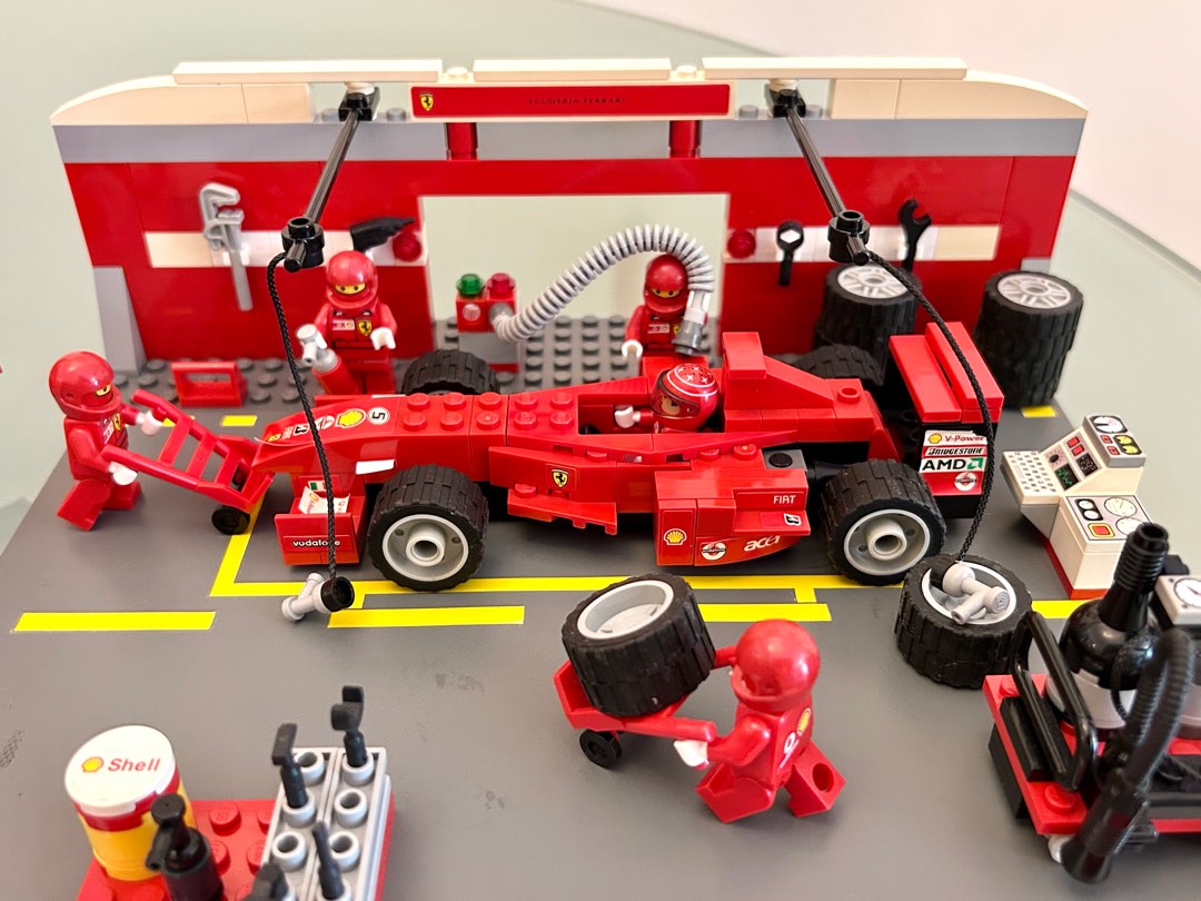LEGO Racers 8375 Ferrari F1 Pit Set plus extra parts and Minifigs ...