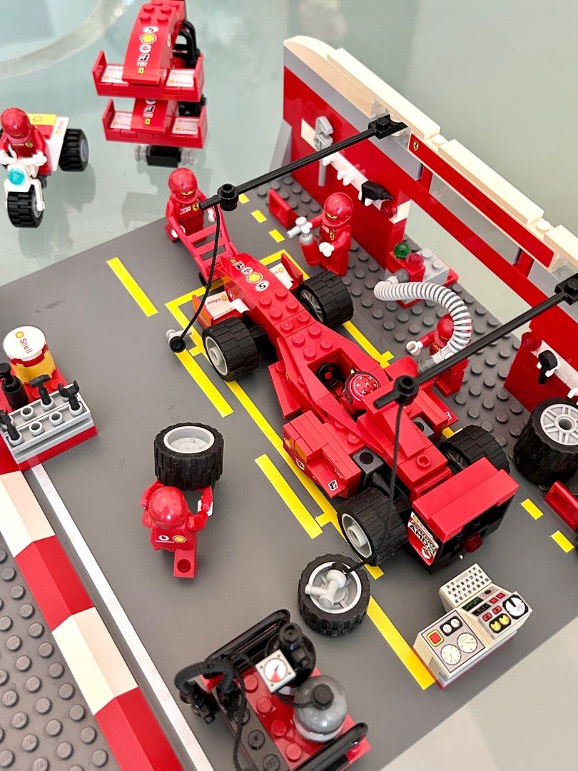 LEGO Racers 8375 Ferrari F1 Pit Set plus extra parts and Minifigs ...