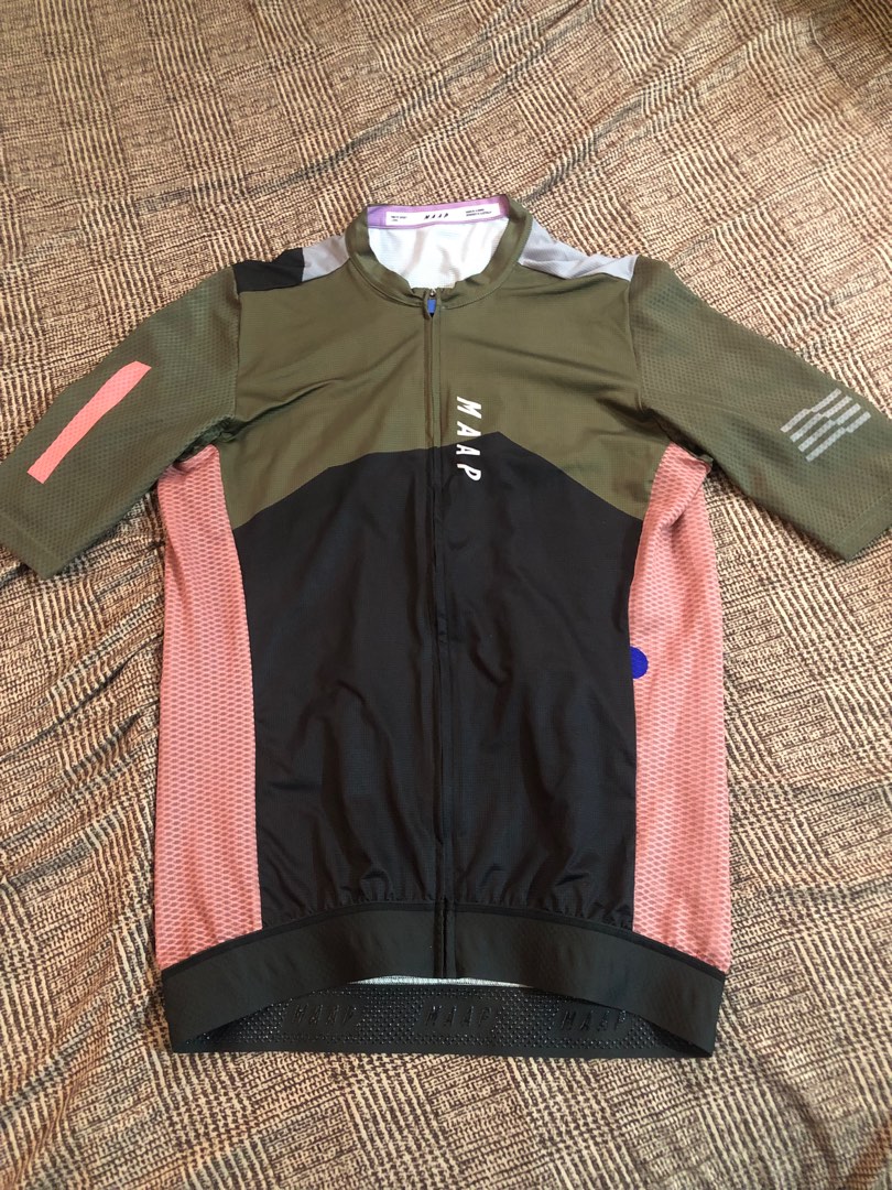 Maap vector pro air large, Men's Fashion, Activewear on Carousell