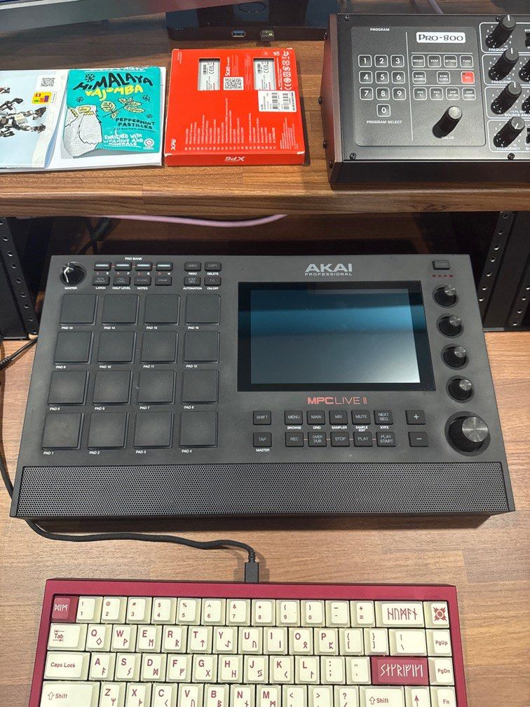 MPC Live MK 2 II Standalone Sampler Sequencer with Gator bag, Hobbies ...