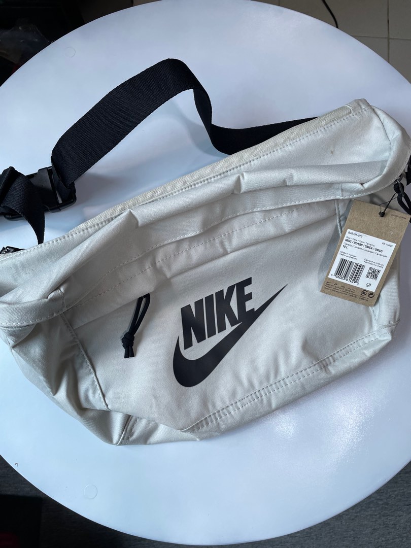 Nike Belt Bag 10L, Men's Fashion, Bags, Belt bags, Clutches and Pouches ...