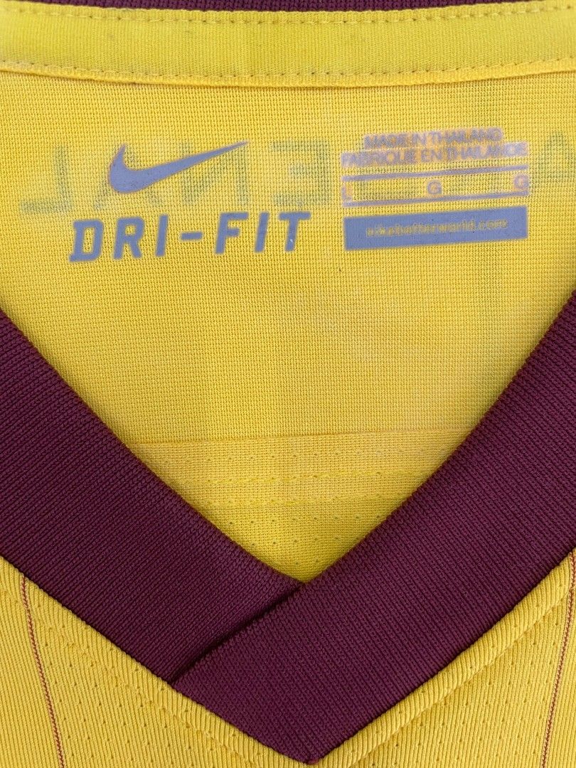 Original Player Issue Arsenal 2011-2012 Third Kit, Men's Fashion, Activewear on Carousell